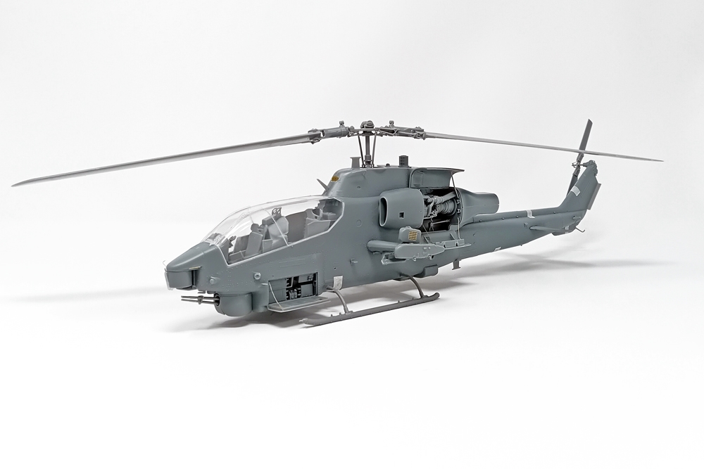 Bachmann Europe plc - US Army AH-1W Super Cobra Attack Helicopter